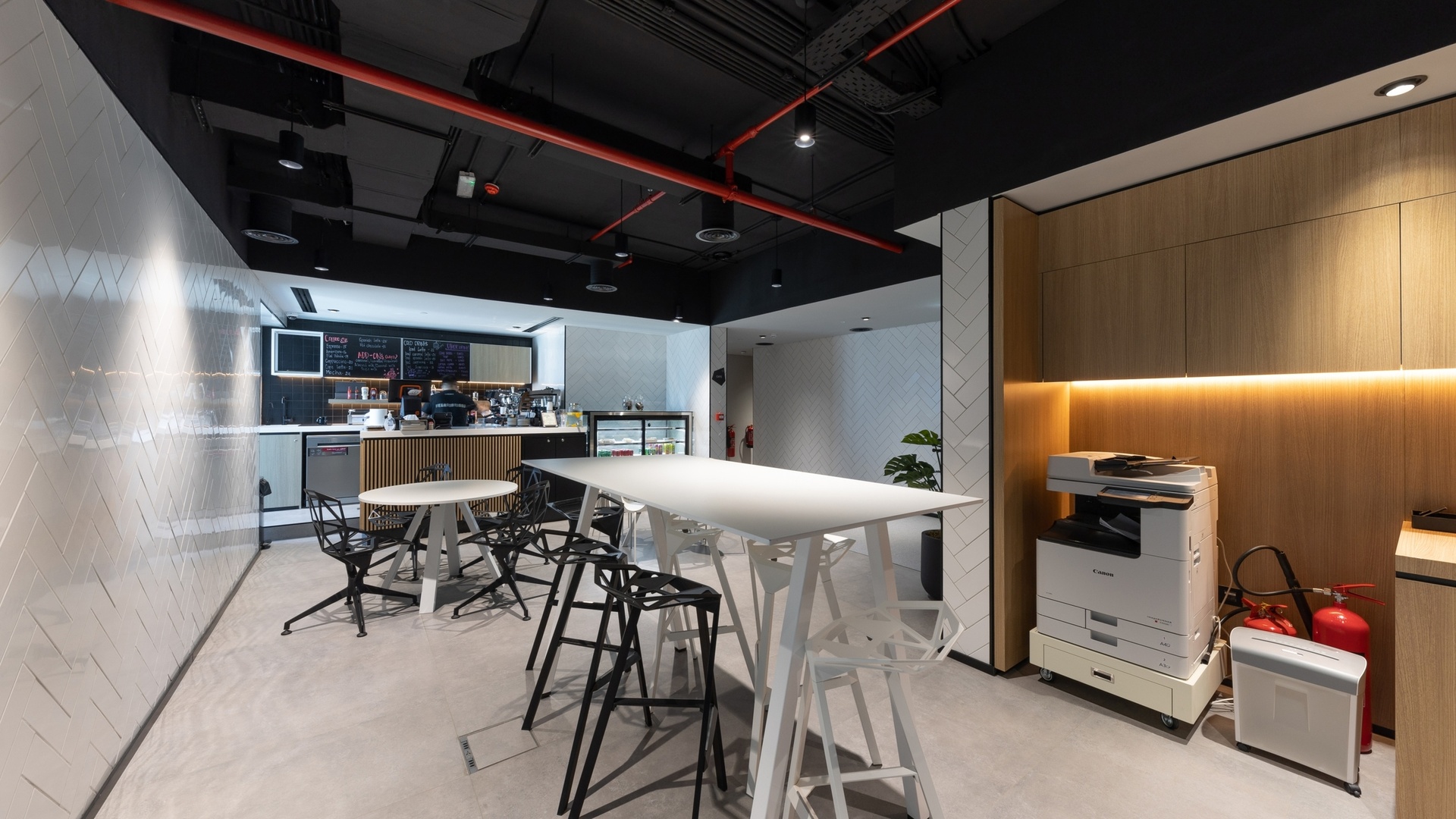 UNBOX API Trio Towers, Dubai