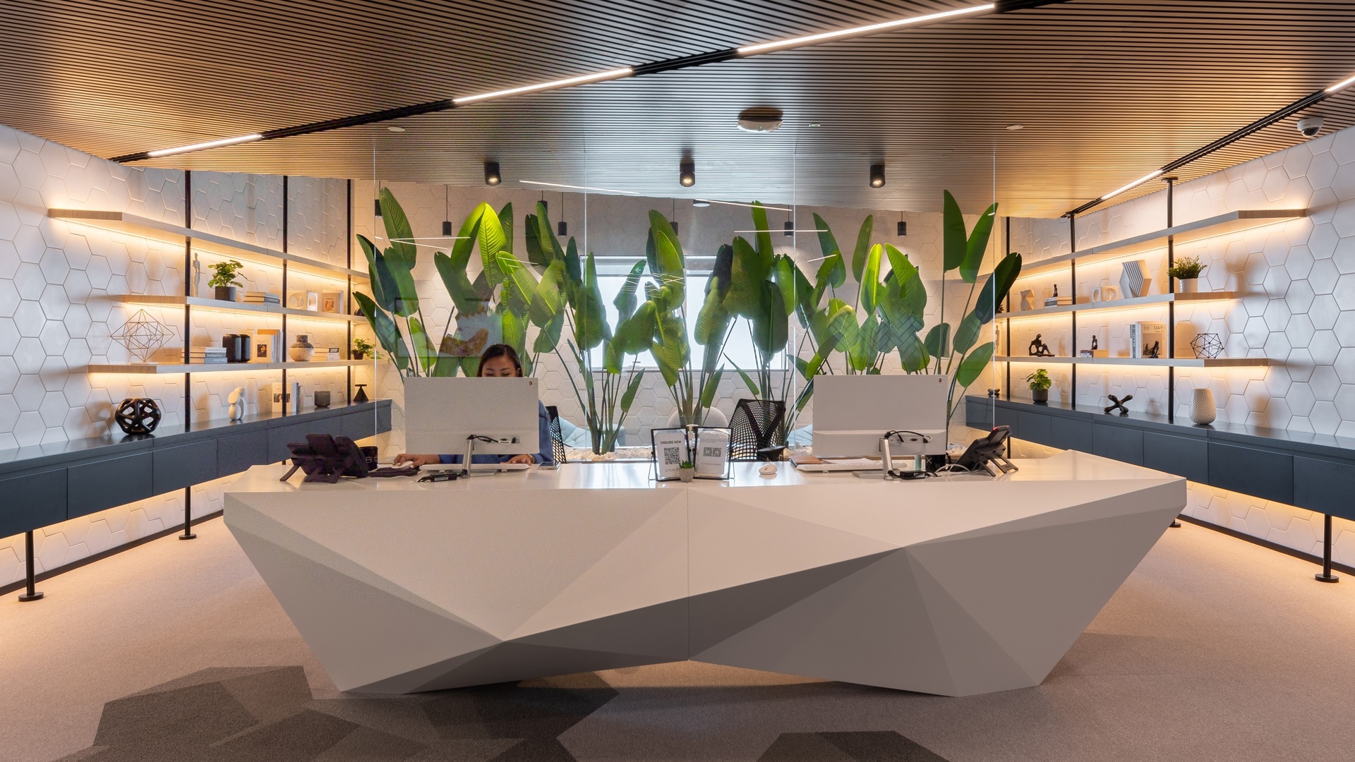 UNBOX API Trio Towers, Dubai