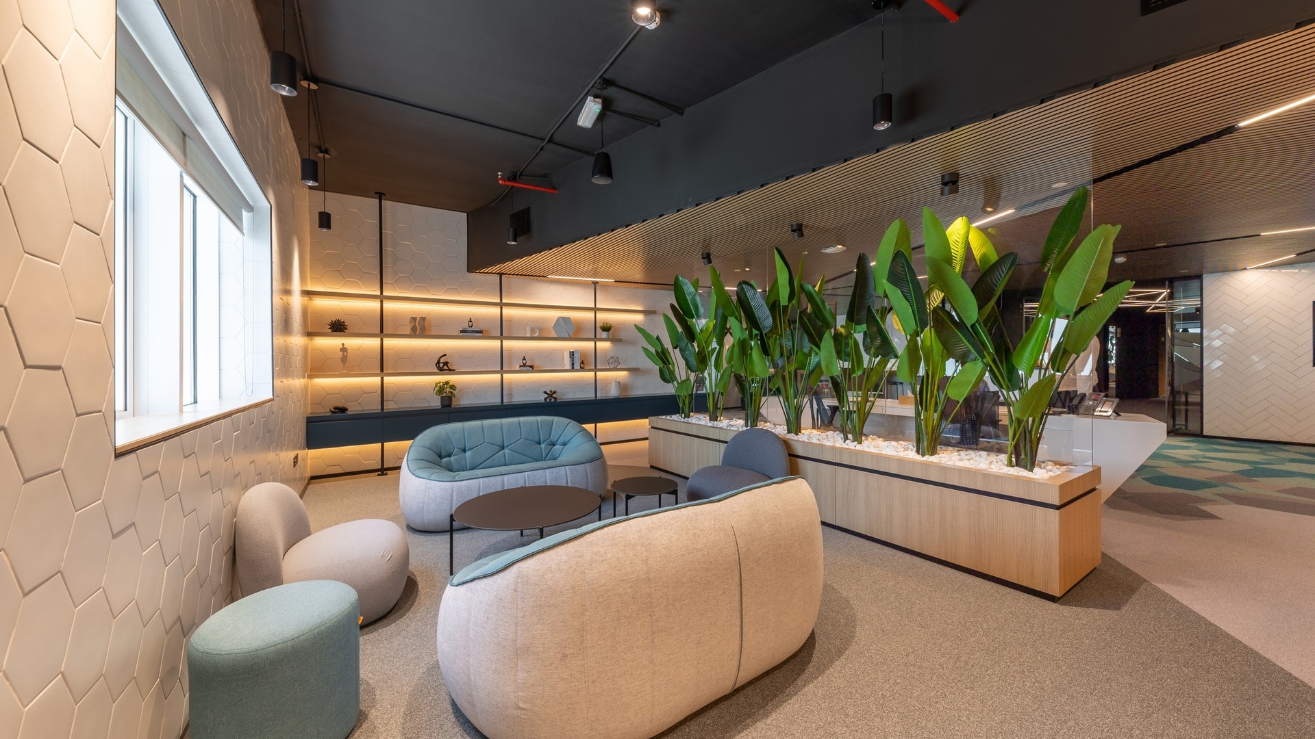 UNBOX API Trio Towers, Dubai